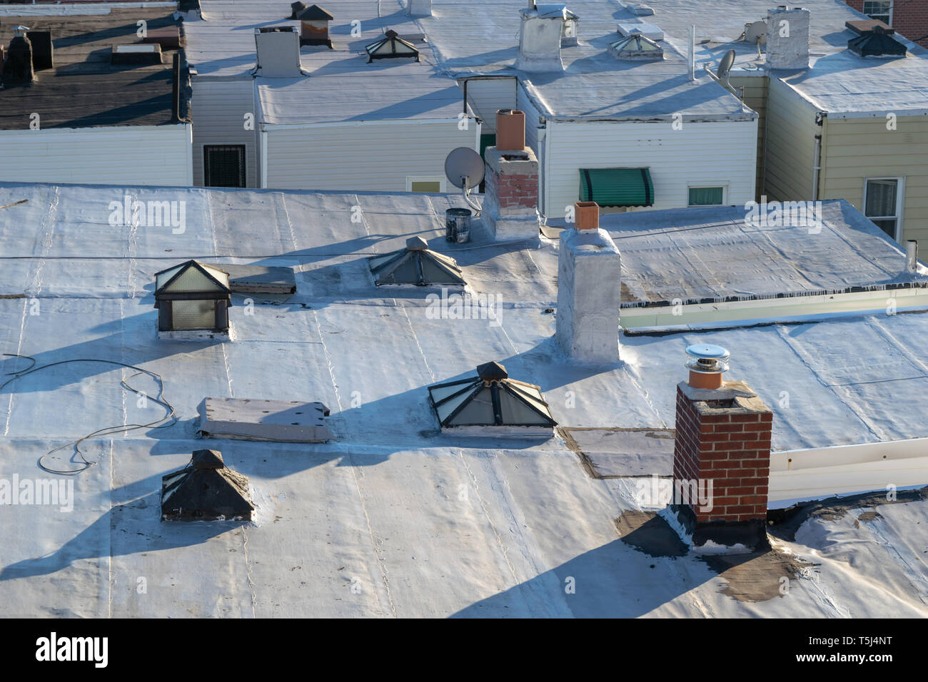 House rooftop usa close up hi-res stock photography and images - Alamy