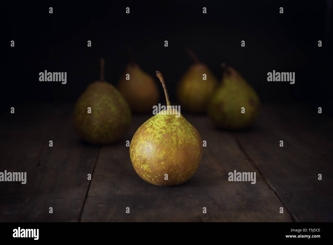 Pears fruit pear home grown hi-res stock photography and images - Alamy