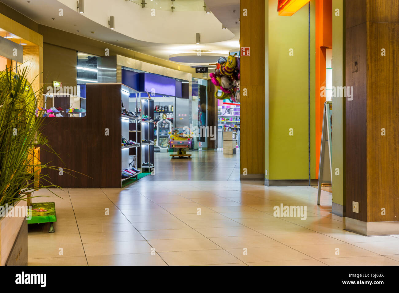 Inside Hall Mall Corridor High Resolution Stock Photography and Images ...