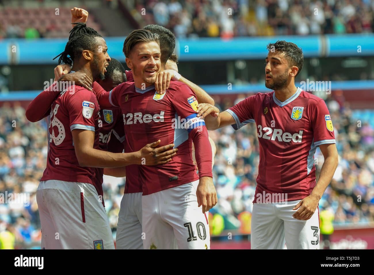 Millwall celebrate the opening goal hi-res stock photography and images ...