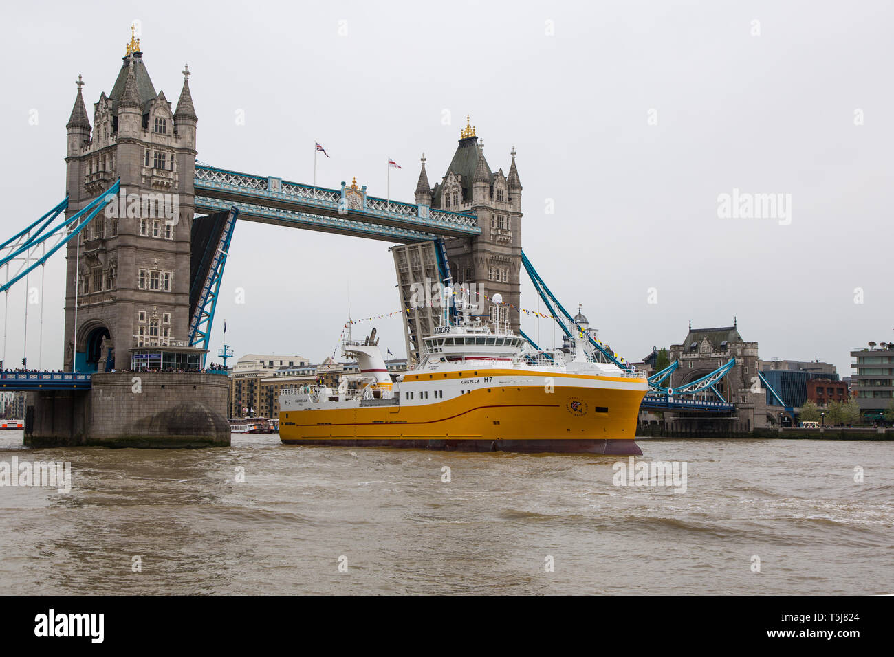 Kirkella , state of the art fishing Trawler passing through Tower ...