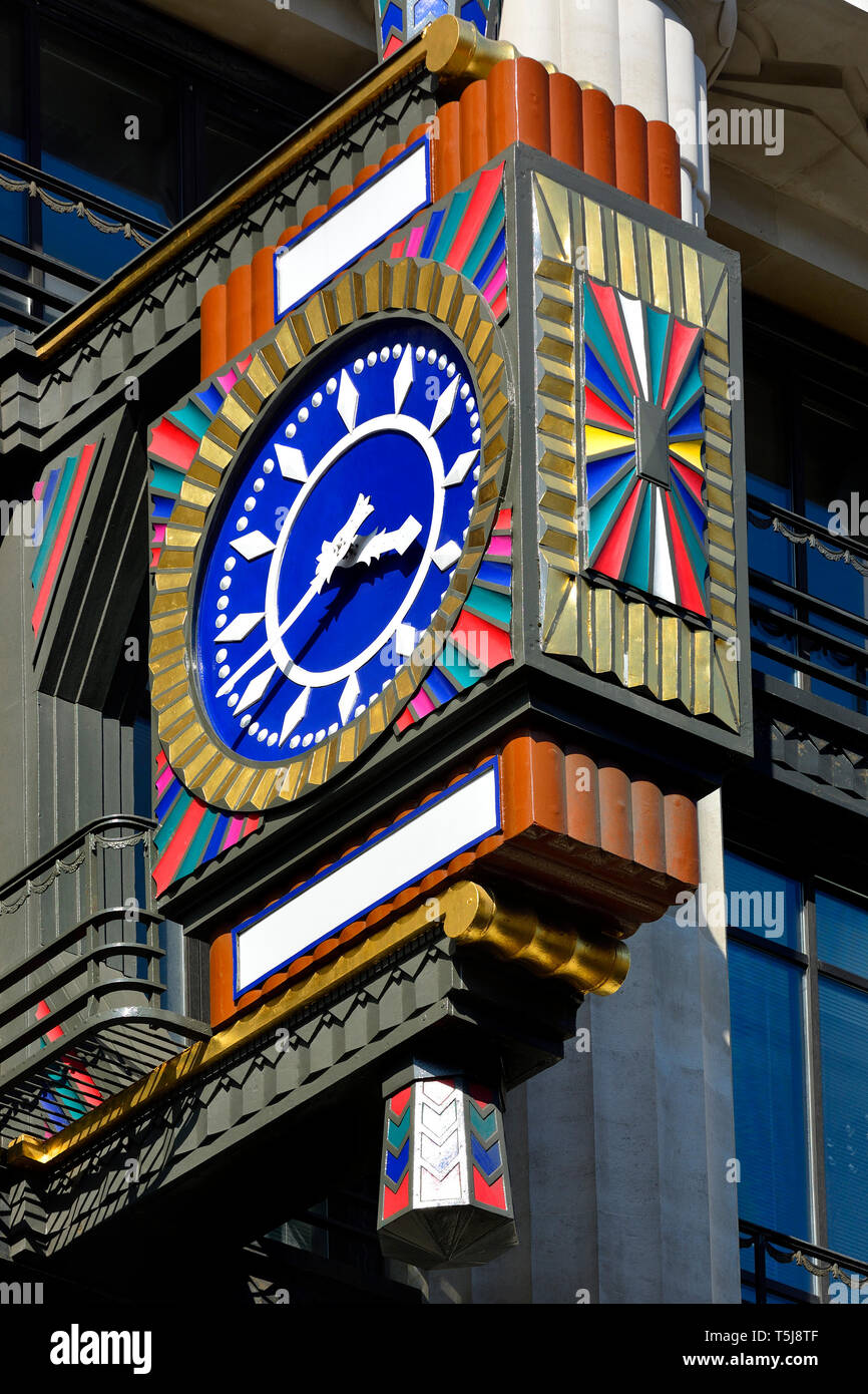 London, England, UK. Art Deco Clock on Peterborough Court, 135 Fleet ...