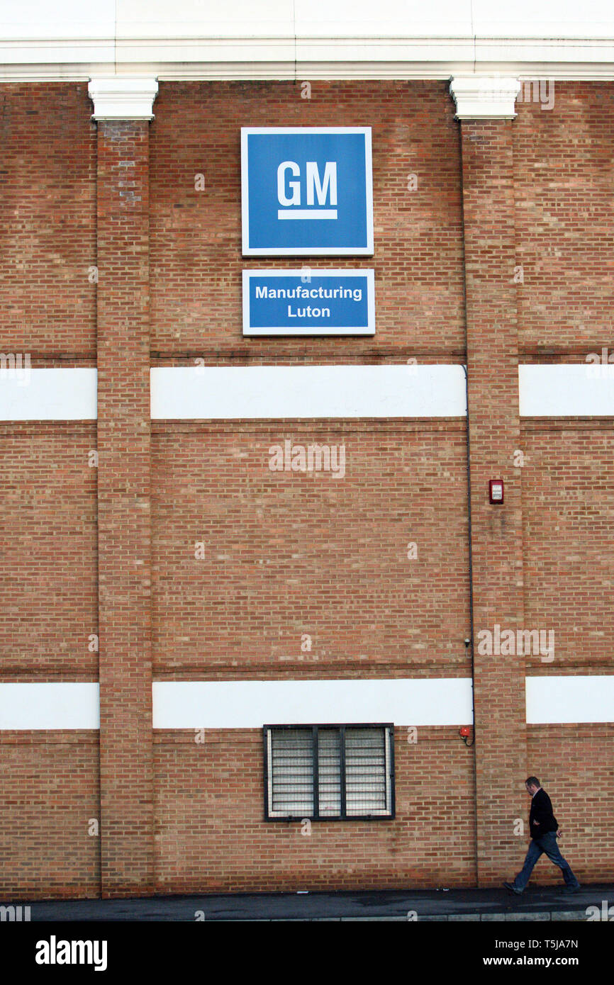 Gm manufacturing luton hi-res stock photography and images - Alamy