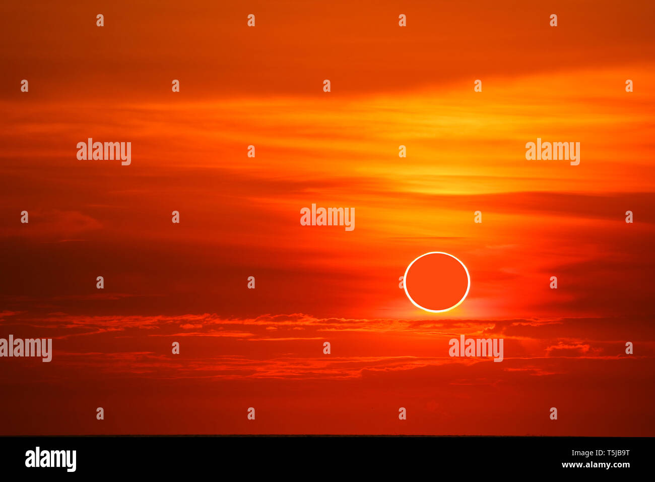 How eclipses occur hi-res stock photography and images - Alamy