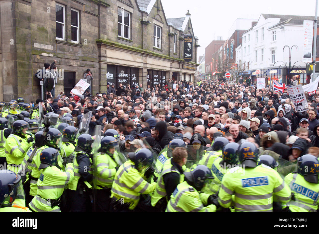English defence league hi-res stock photography and images - Alamy