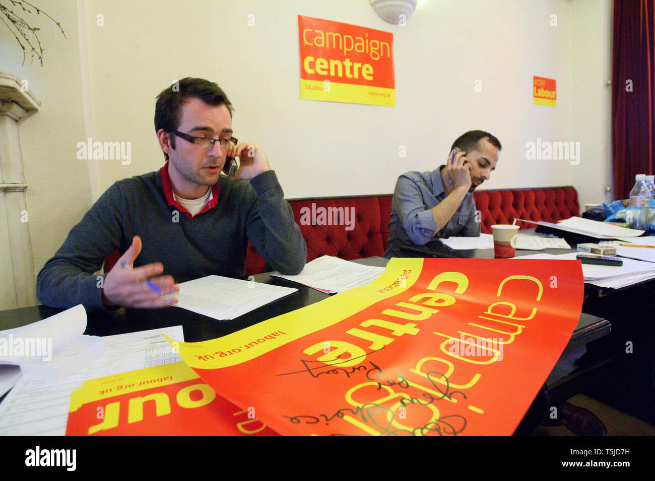 Phones elections hi-res stock photography and images - Alamy
