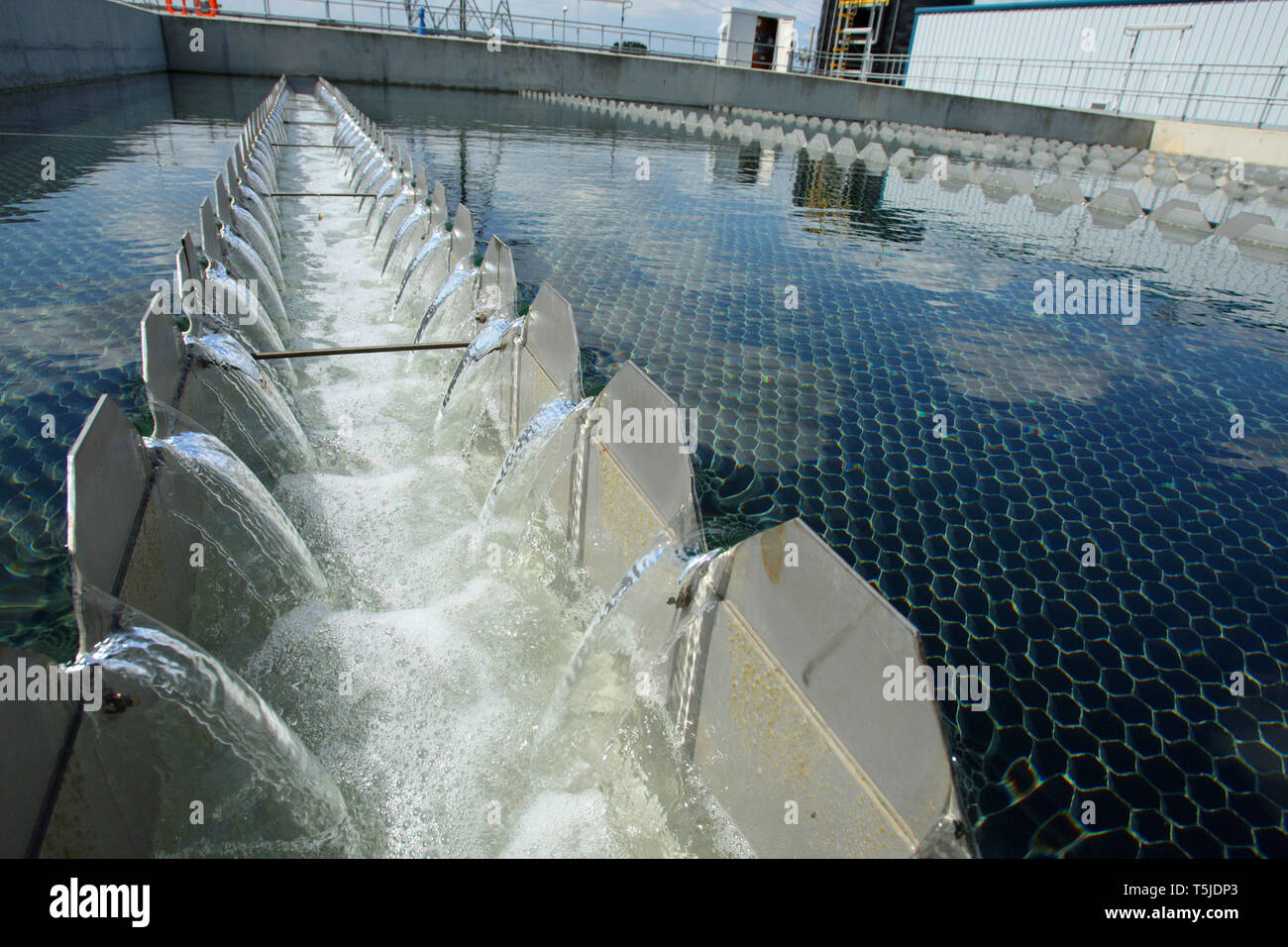 Thames water desalination plant hi-res stock photography and images - Alamy