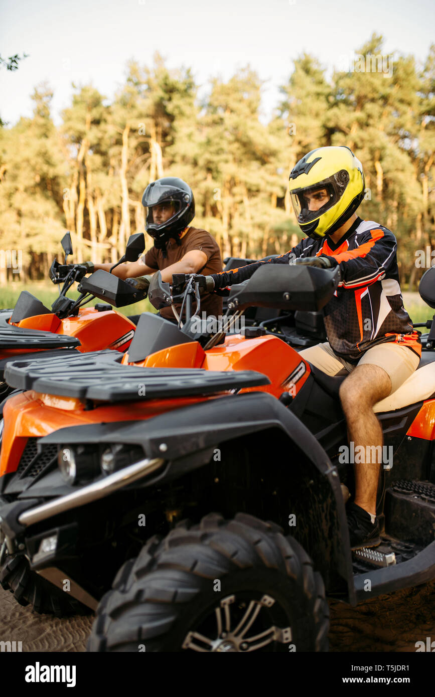 Stunt drivers hi-res stock photography and images - Alamy