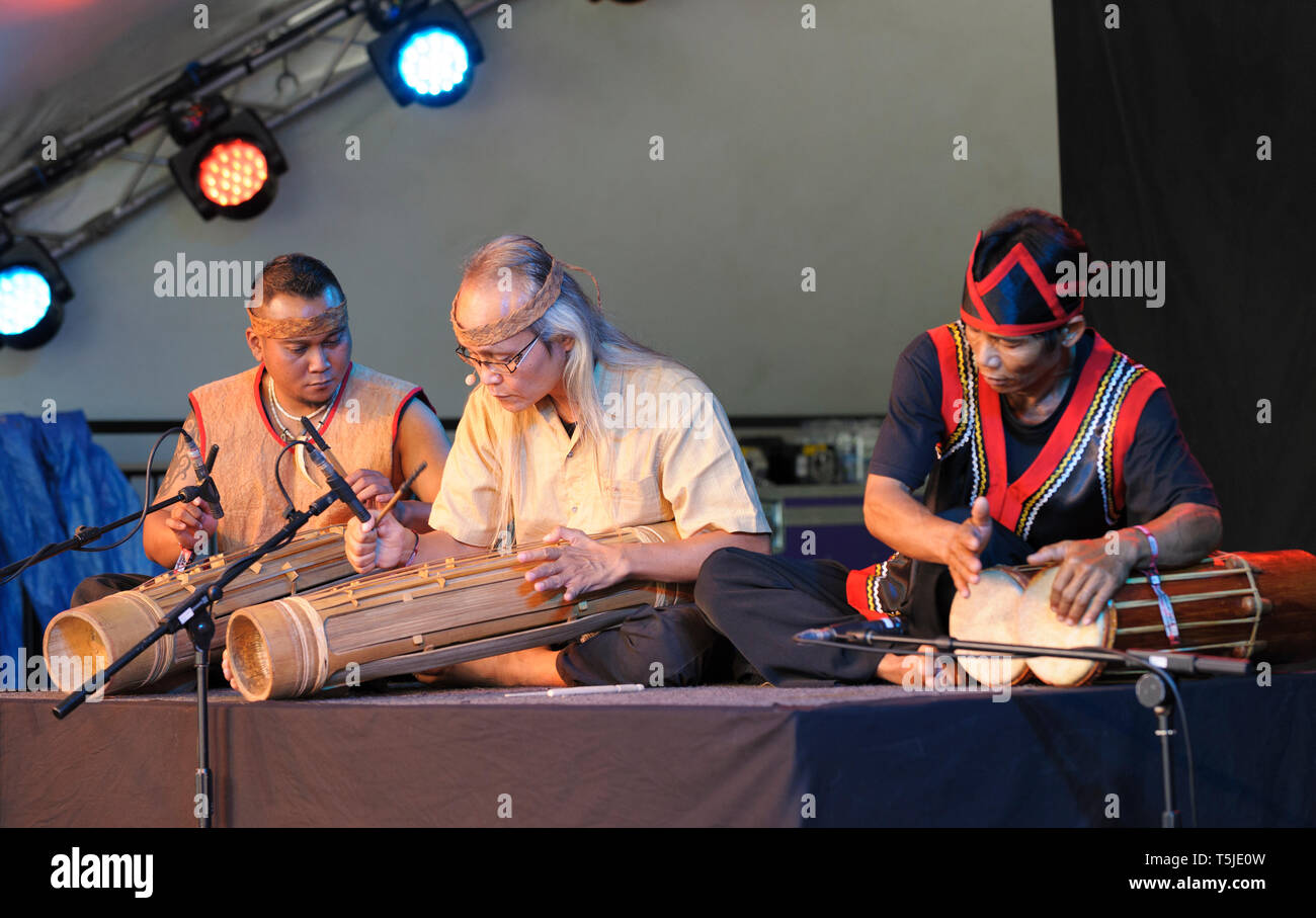 Traditional malaysian music hi-res stock photography and images - Alamy