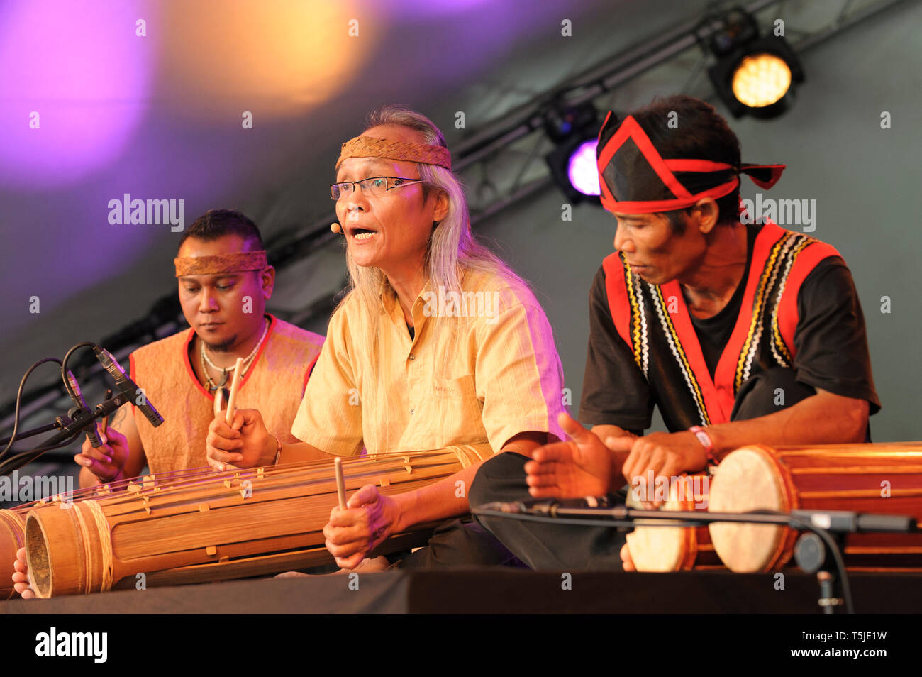 Madeeh ensemble hi-res stock photography and images - Alamy