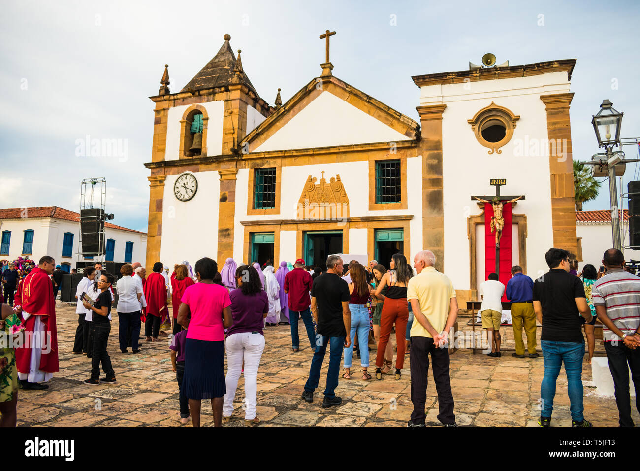 People in front of the main Cathedral during Good Friday - Oeiras is ...
