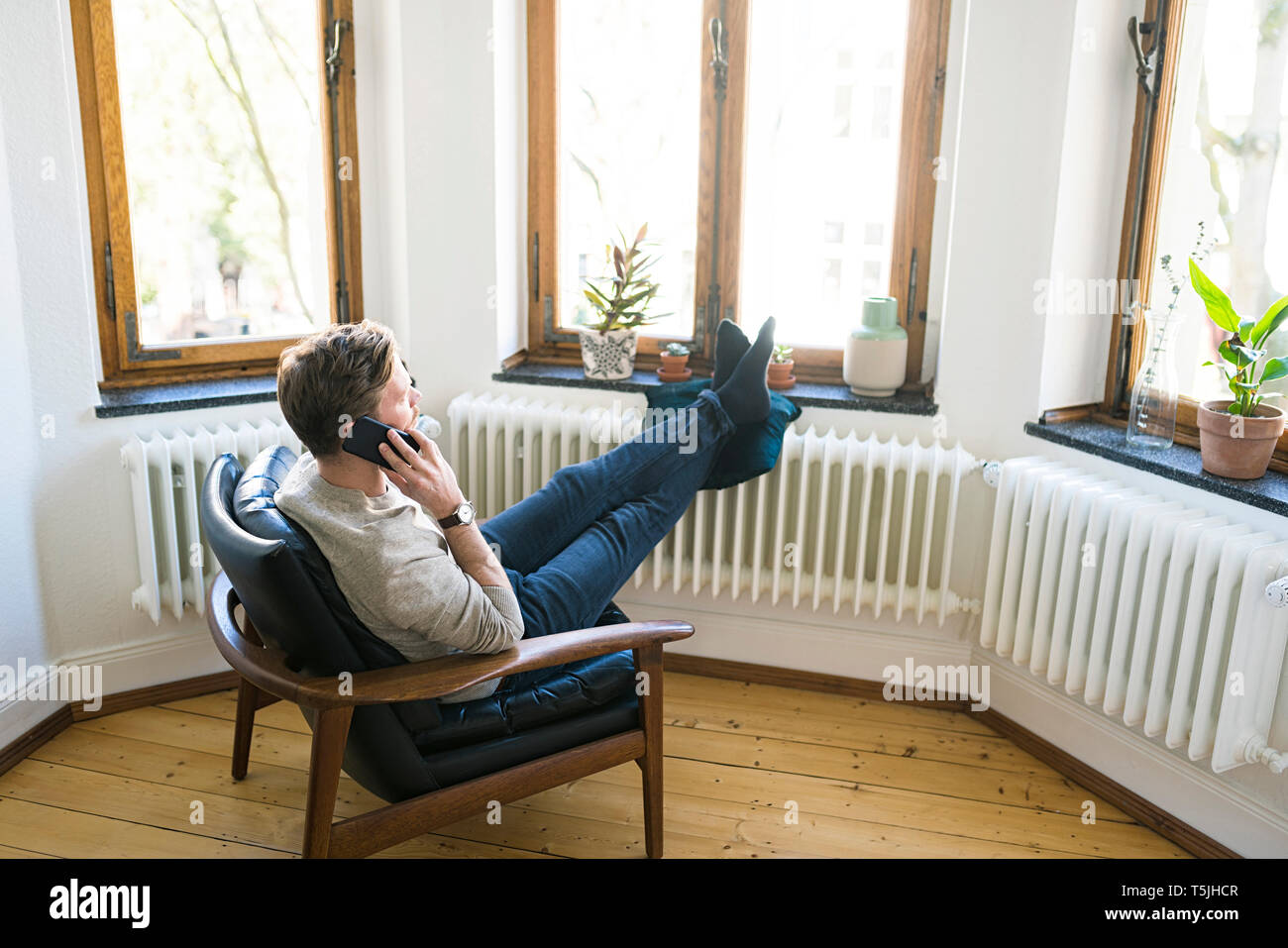 Man lounge chair hi-res stock photography and images - Alamy