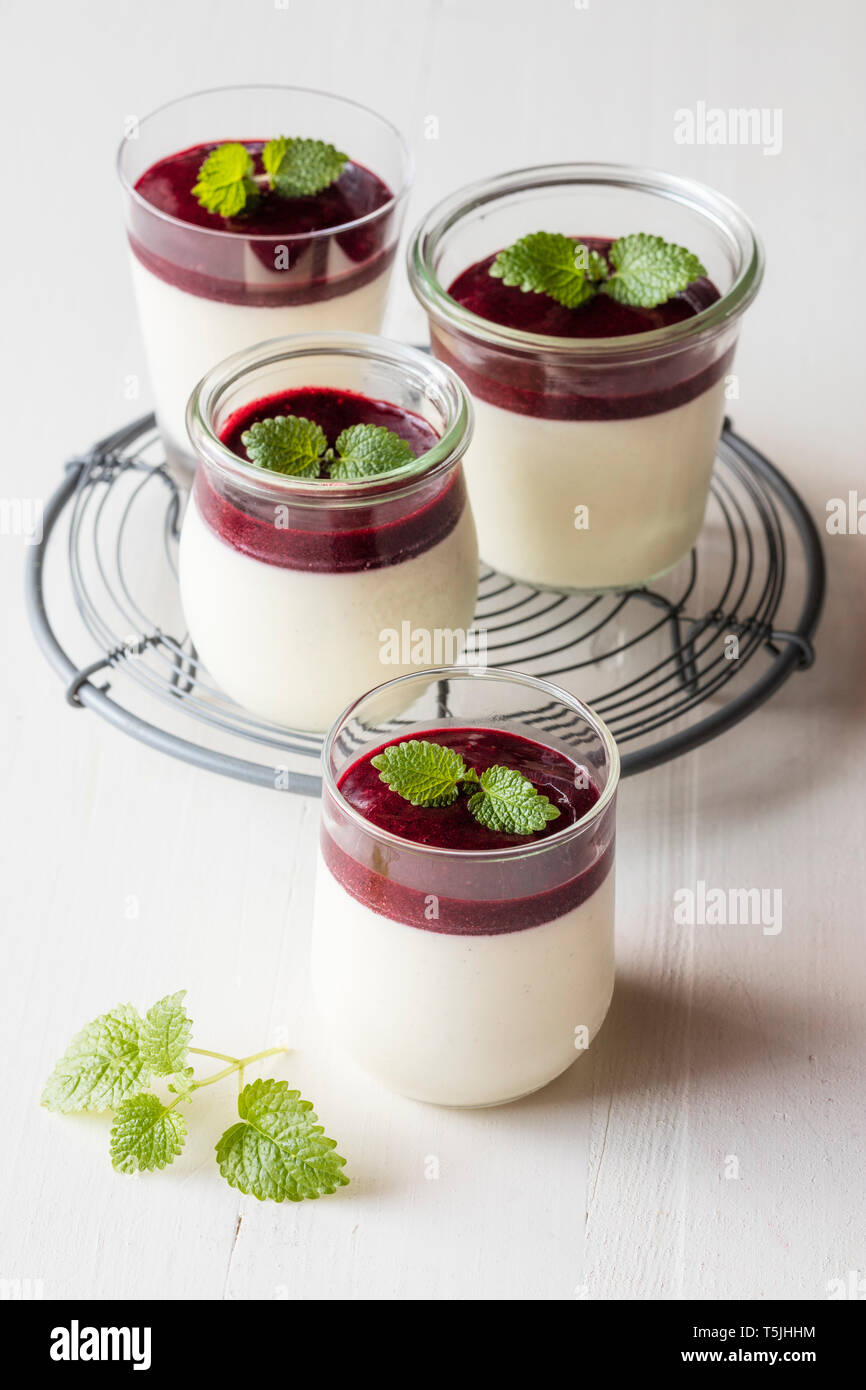 Panna cotta berry hi-res stock photography and images - Alamy