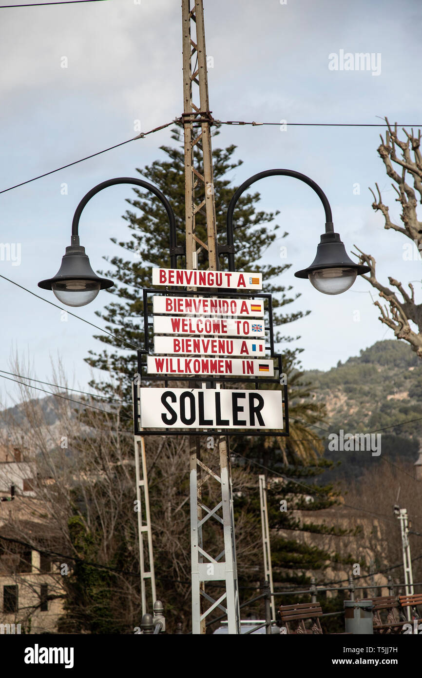 Welcome too signs hi-res stock photography and images - Alamy