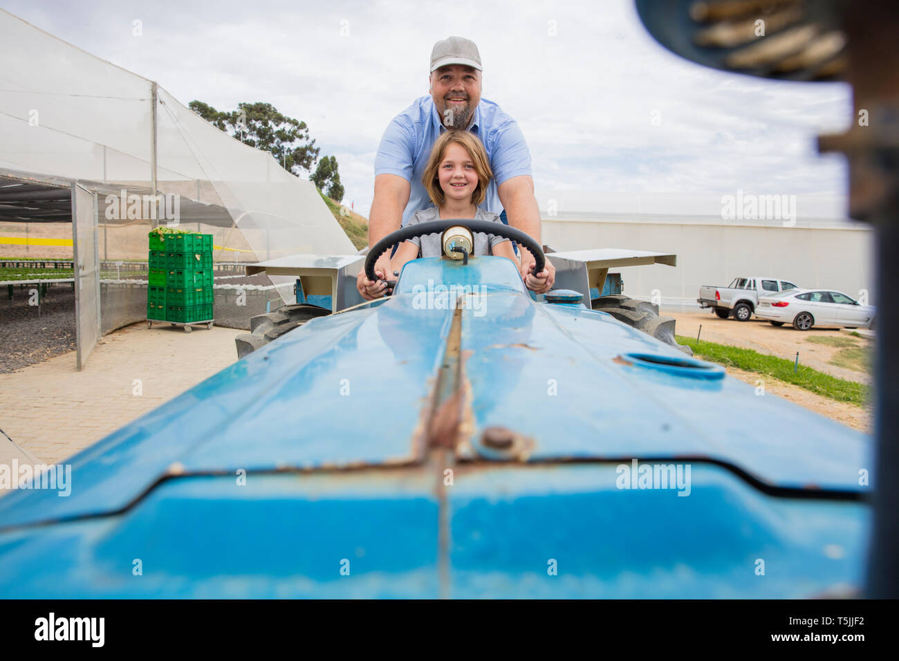 How to drive tractor hi-res stock photography and images - Alamy