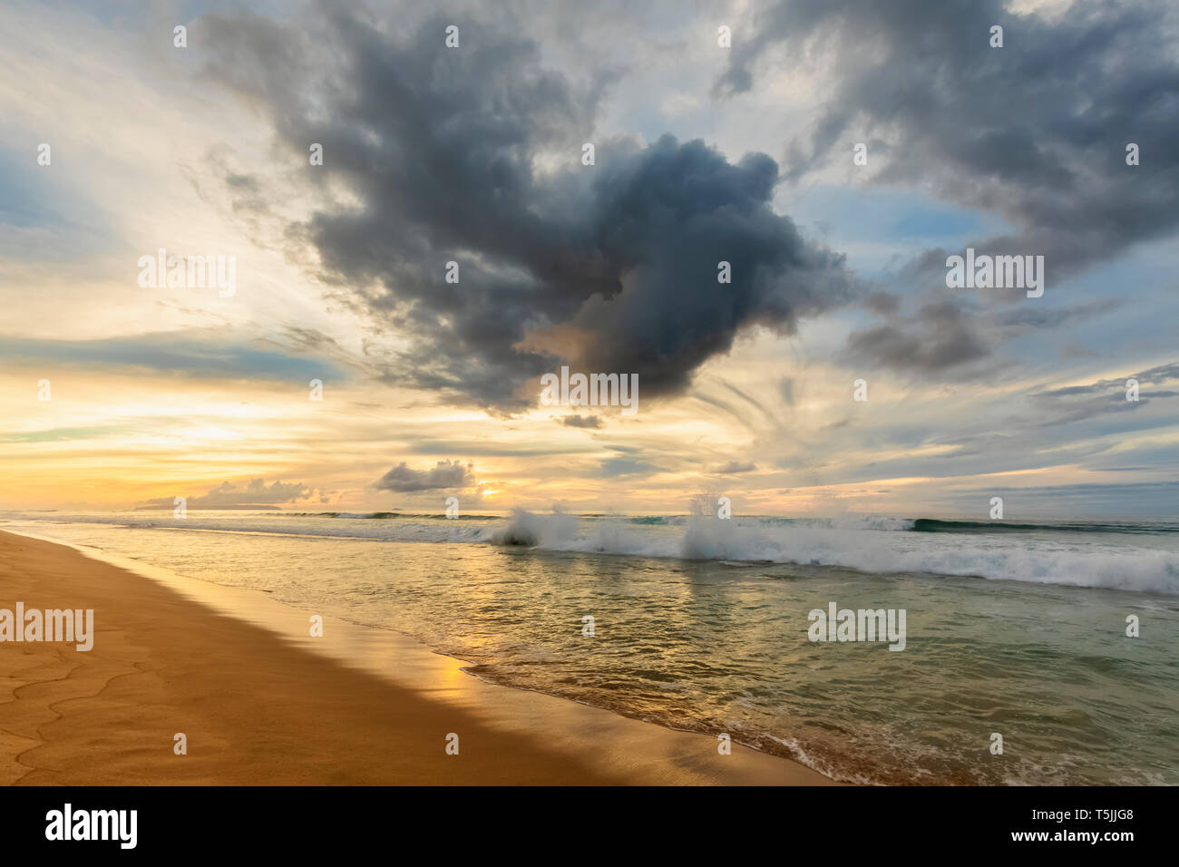 Polihale state park sunset hi-res stock photography and images - Alamy