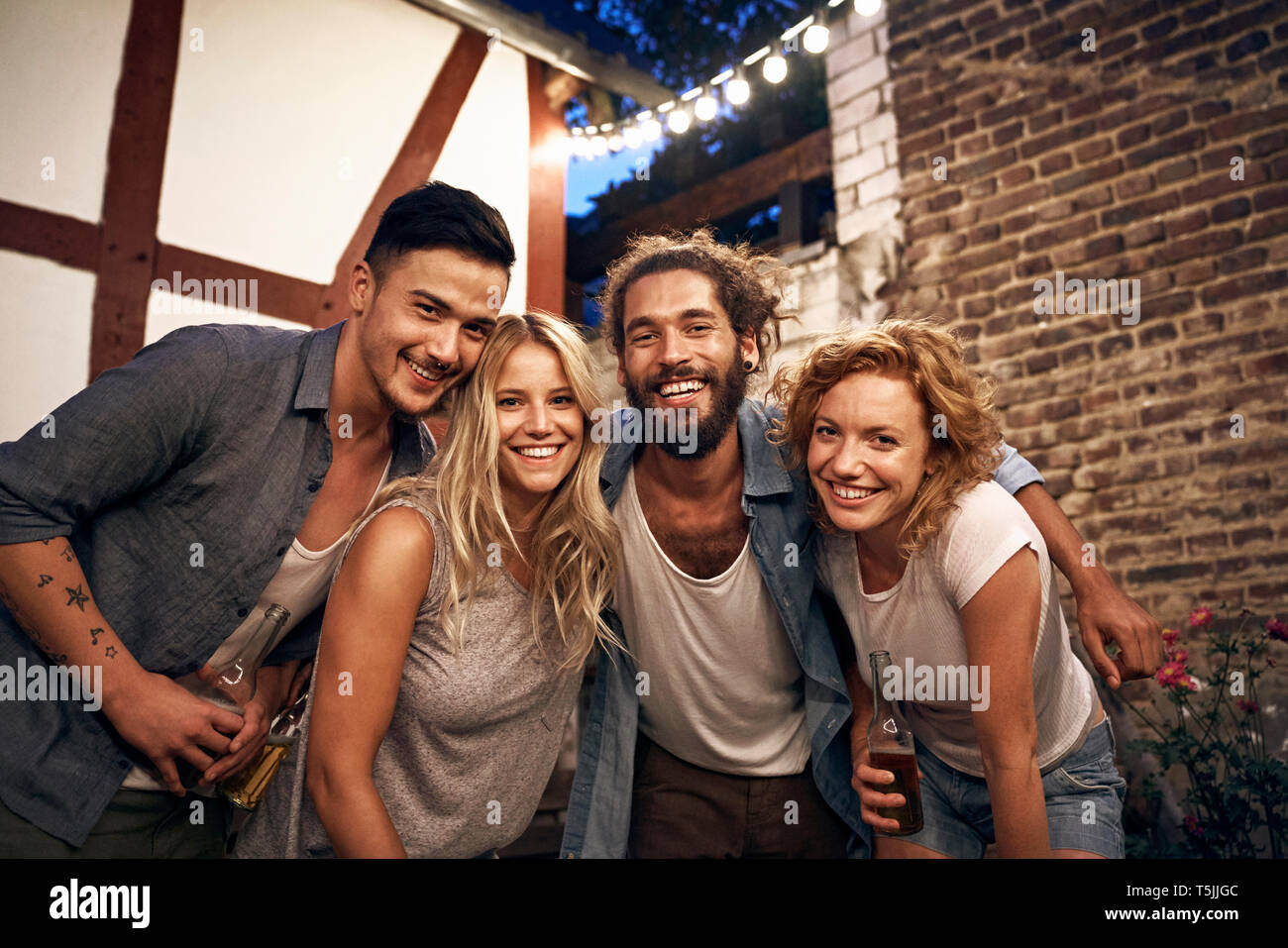 Backyard party hi-res stock photography and images - Alamy
