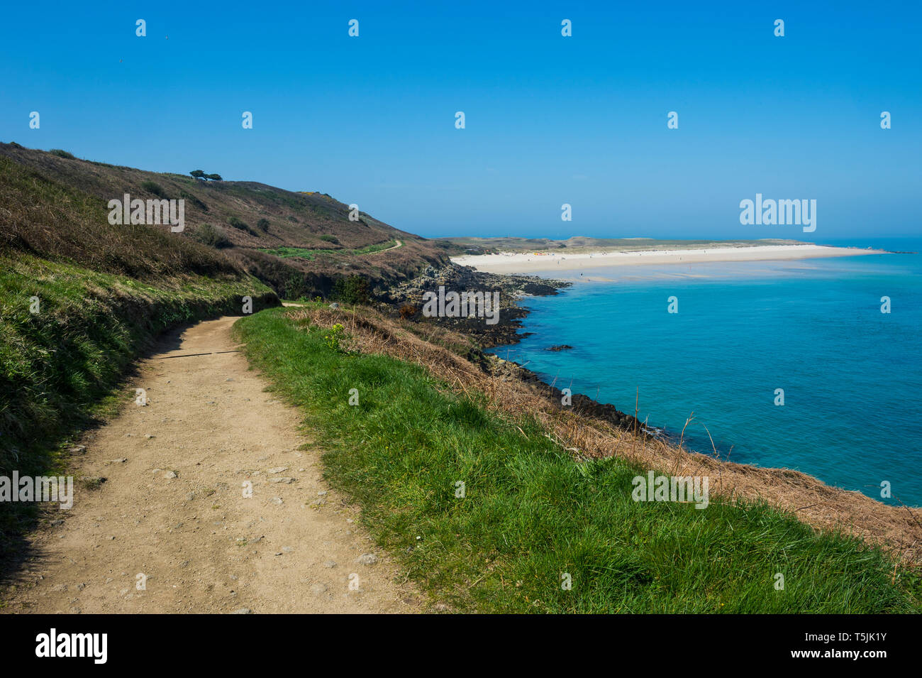 Foot path leading to shell beach hi-res stock photography and images ...