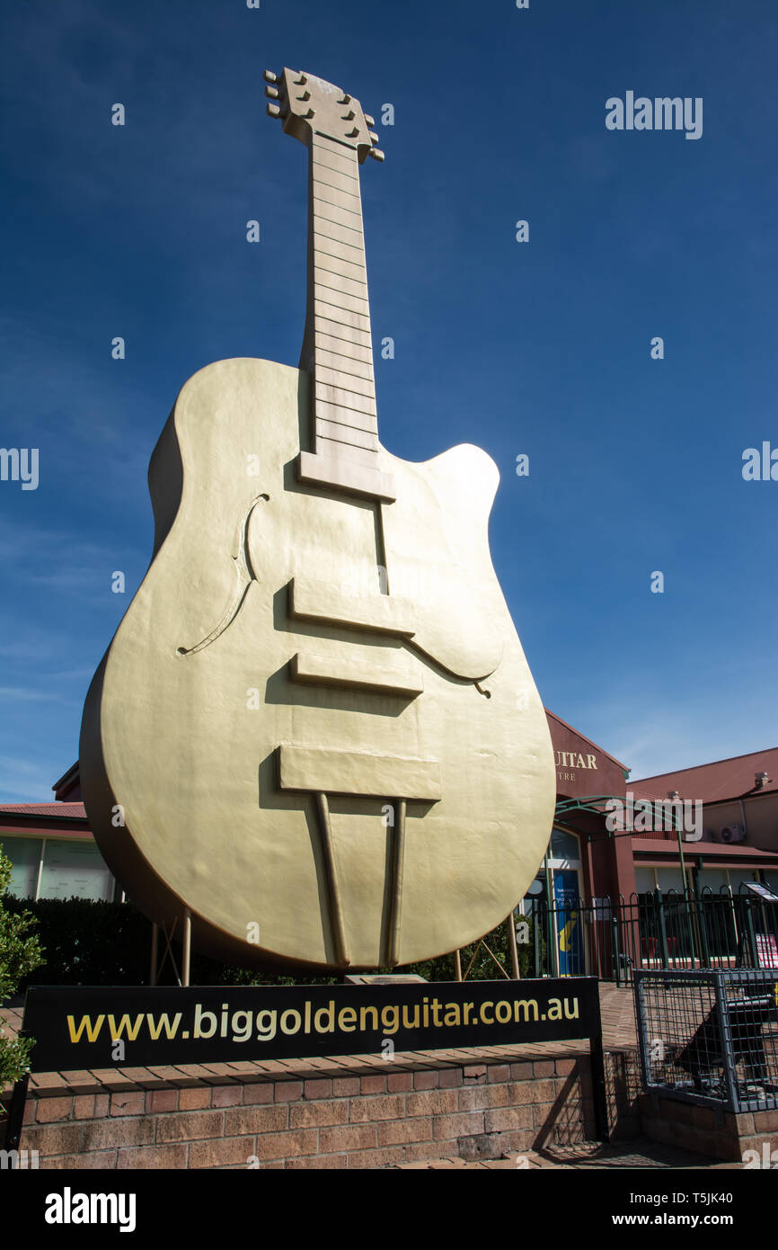 The big golden guitar hi-res stock photography and images - Alamy