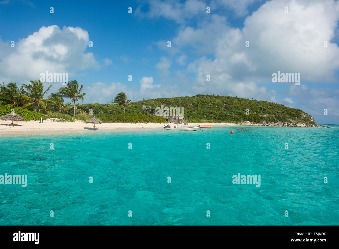 Caribbean, Bahamas, Exuma, turquoise waters and a white sand beach ...
