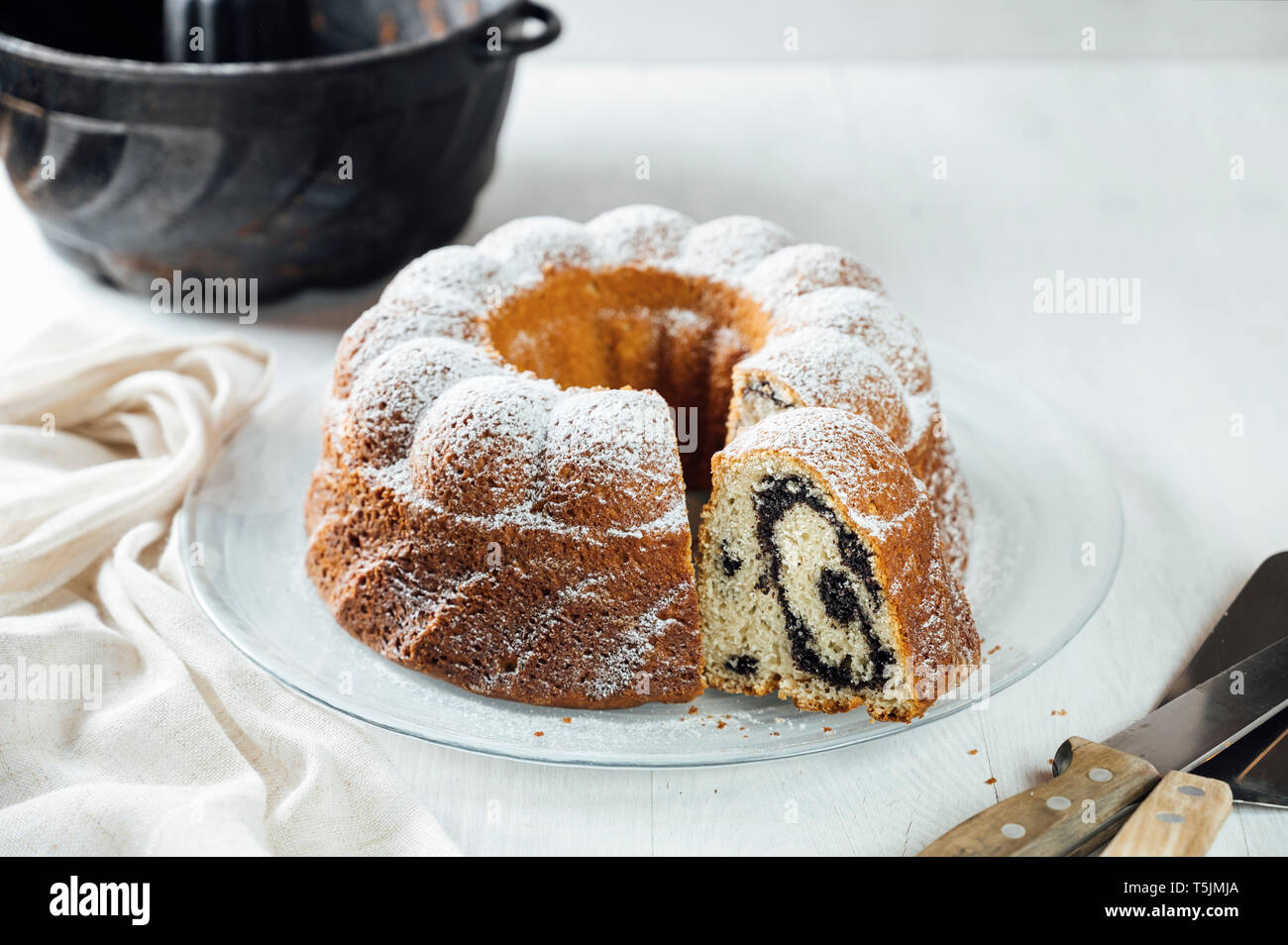Poppy ring hi-res stock photography and images - Alamy