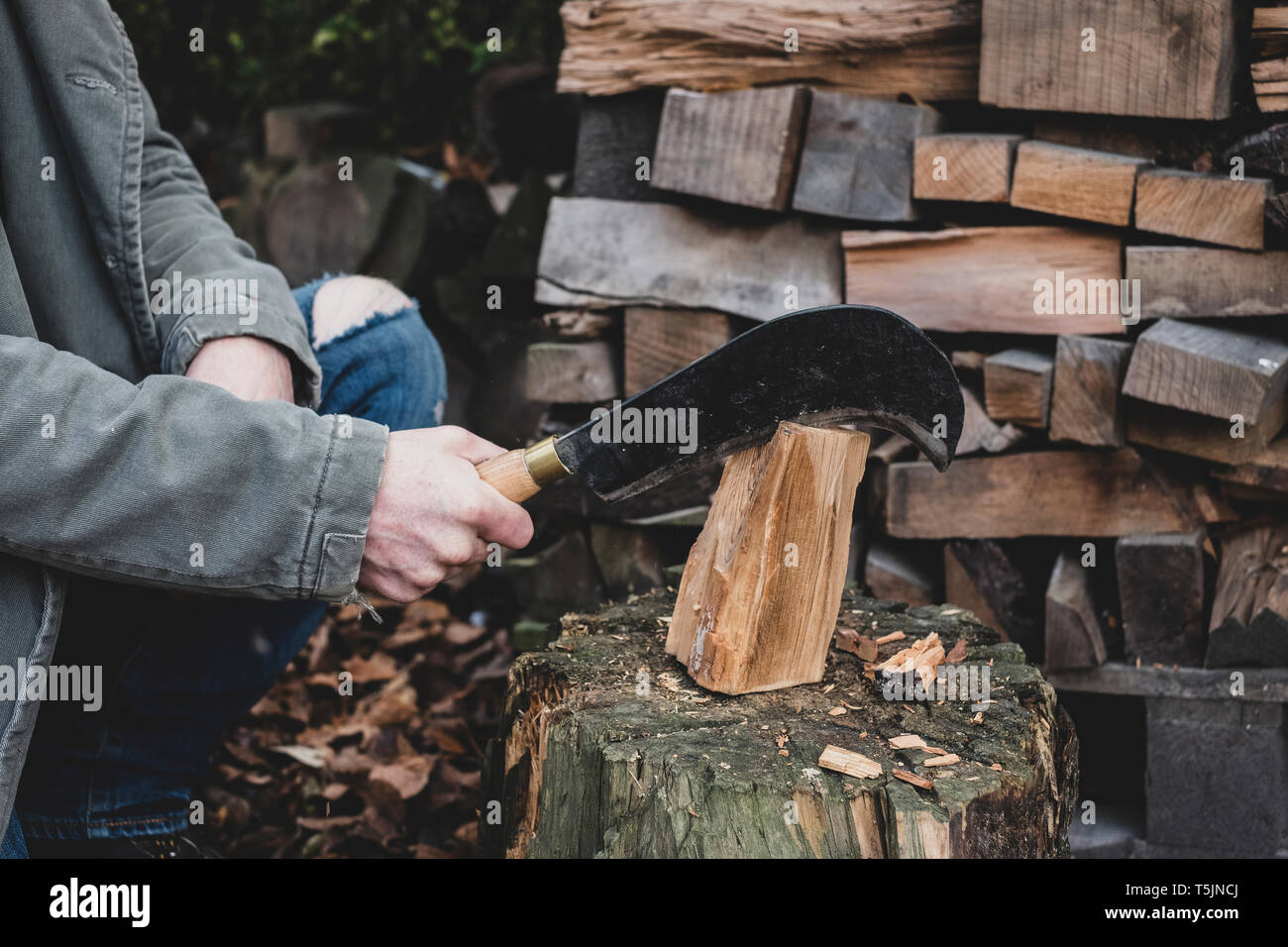 Holding machete hi-res stock photography and images - Alamy