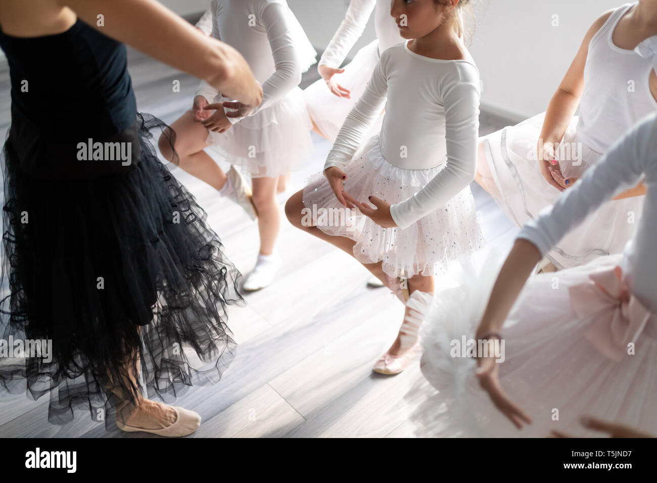 Dance studio students hi-res stock photography and images - Alamy