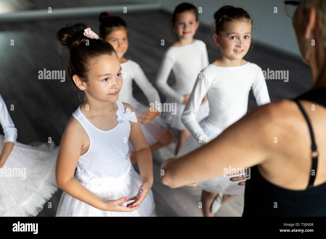 Dance studio students hi-res stock photography and images - Alamy