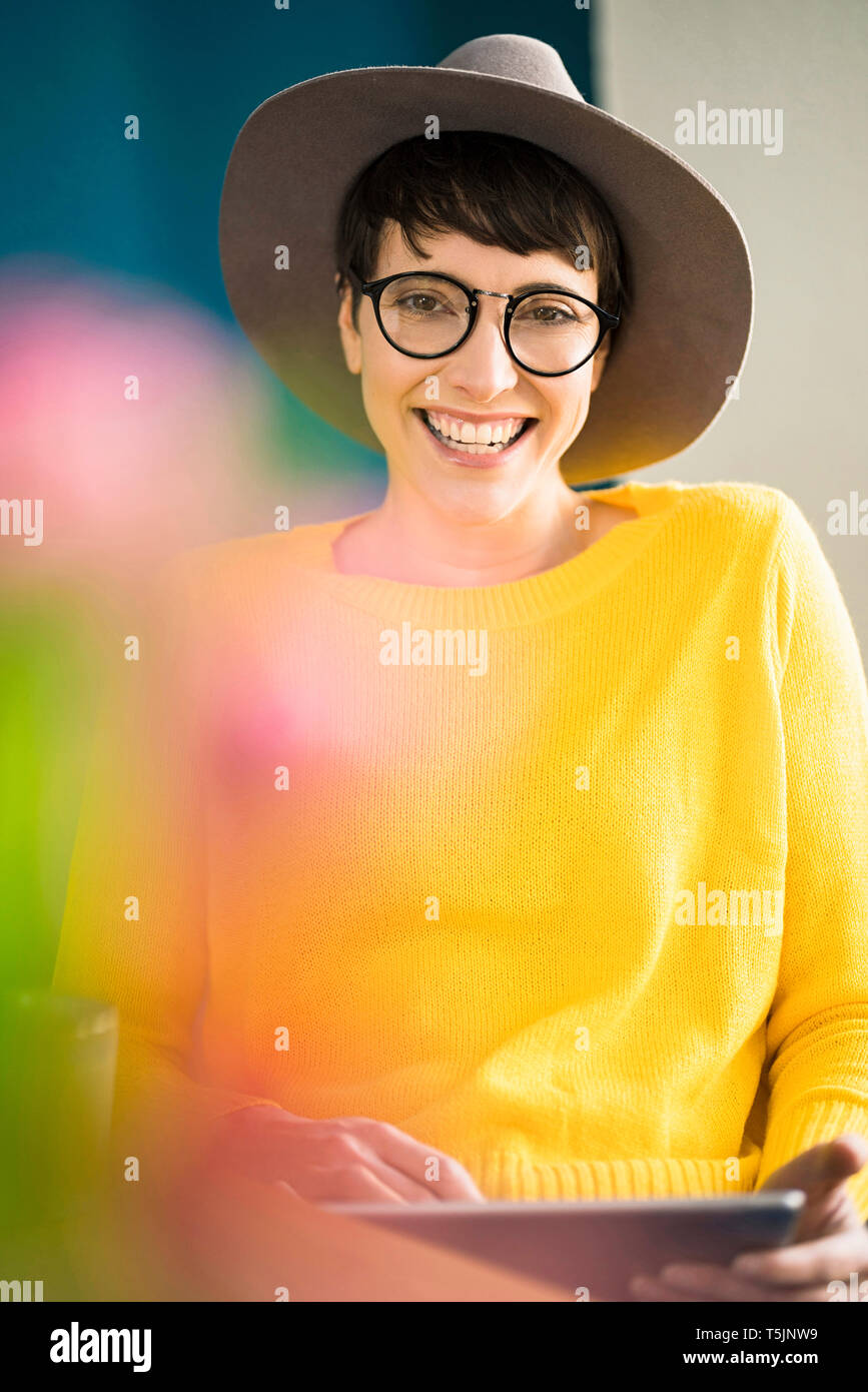 Happy stylish woman hi-res stock photography and images - Alamy