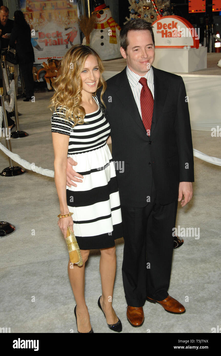 LOS ANGELES, CA. November 12, 2006: MATTHEW BRODERICK & wife SARAH ...