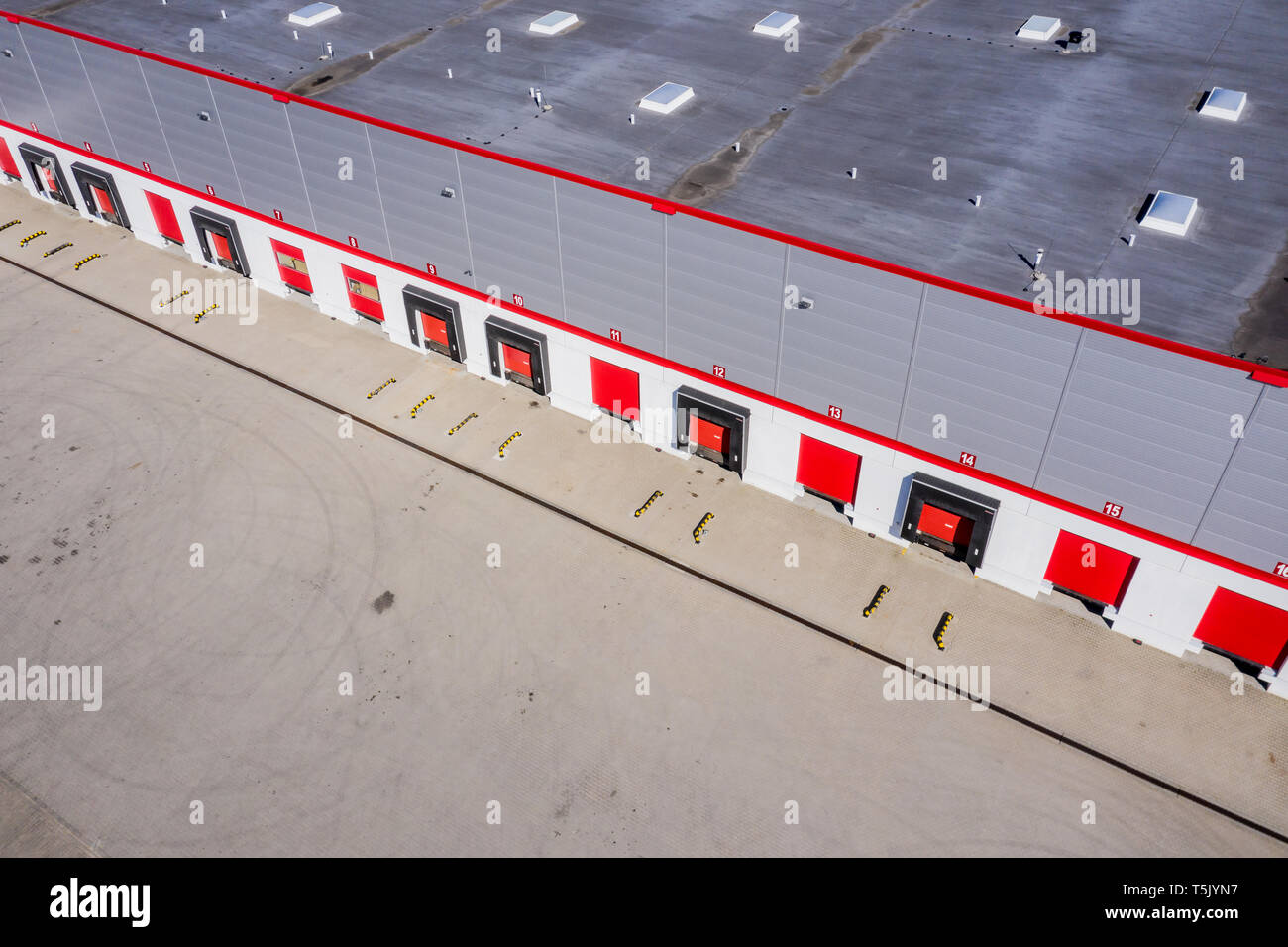Logistics abstract warehouse exterior hi-res stock photography and ...