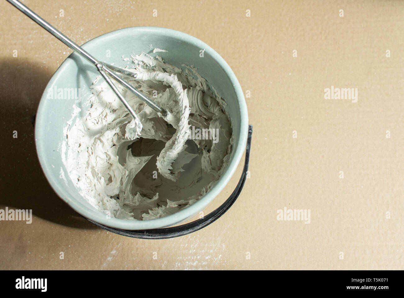Mixing putty electric mixer hi-res stock photography and images - Alamy