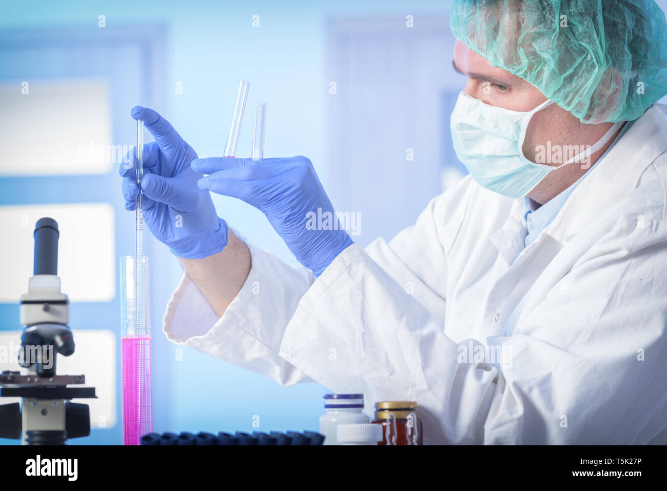 Medical experiments hi-res stock photography and images - Alamy