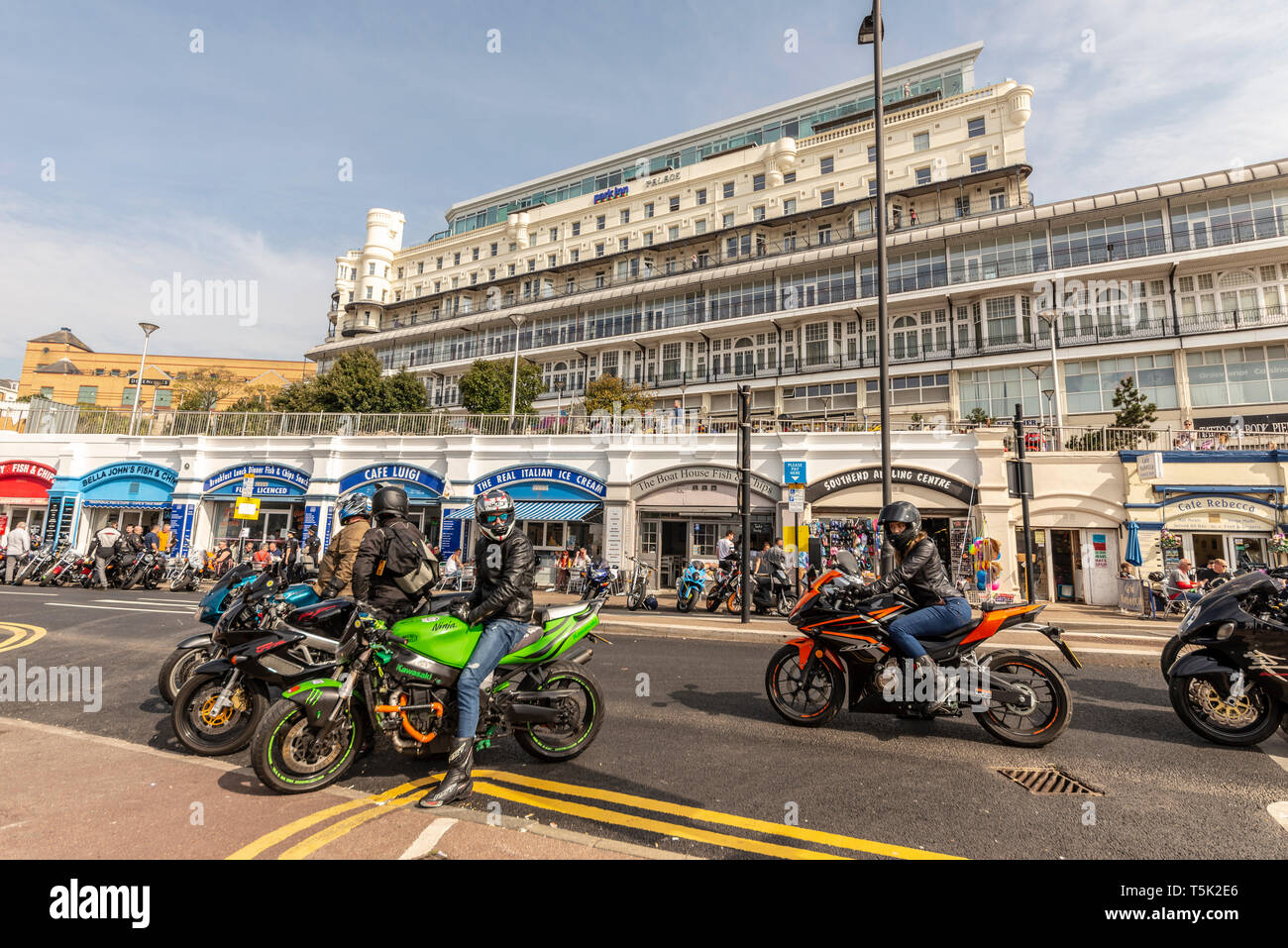 Motorbikes and riders arriving at the Southend Shakedown motorcycle ...