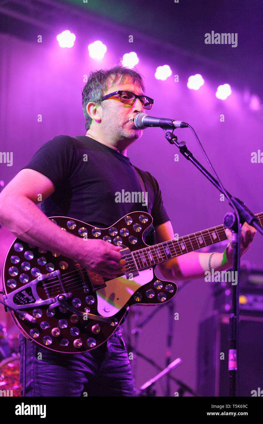 Lightning seeds hi-res stock photography and images - Alamy