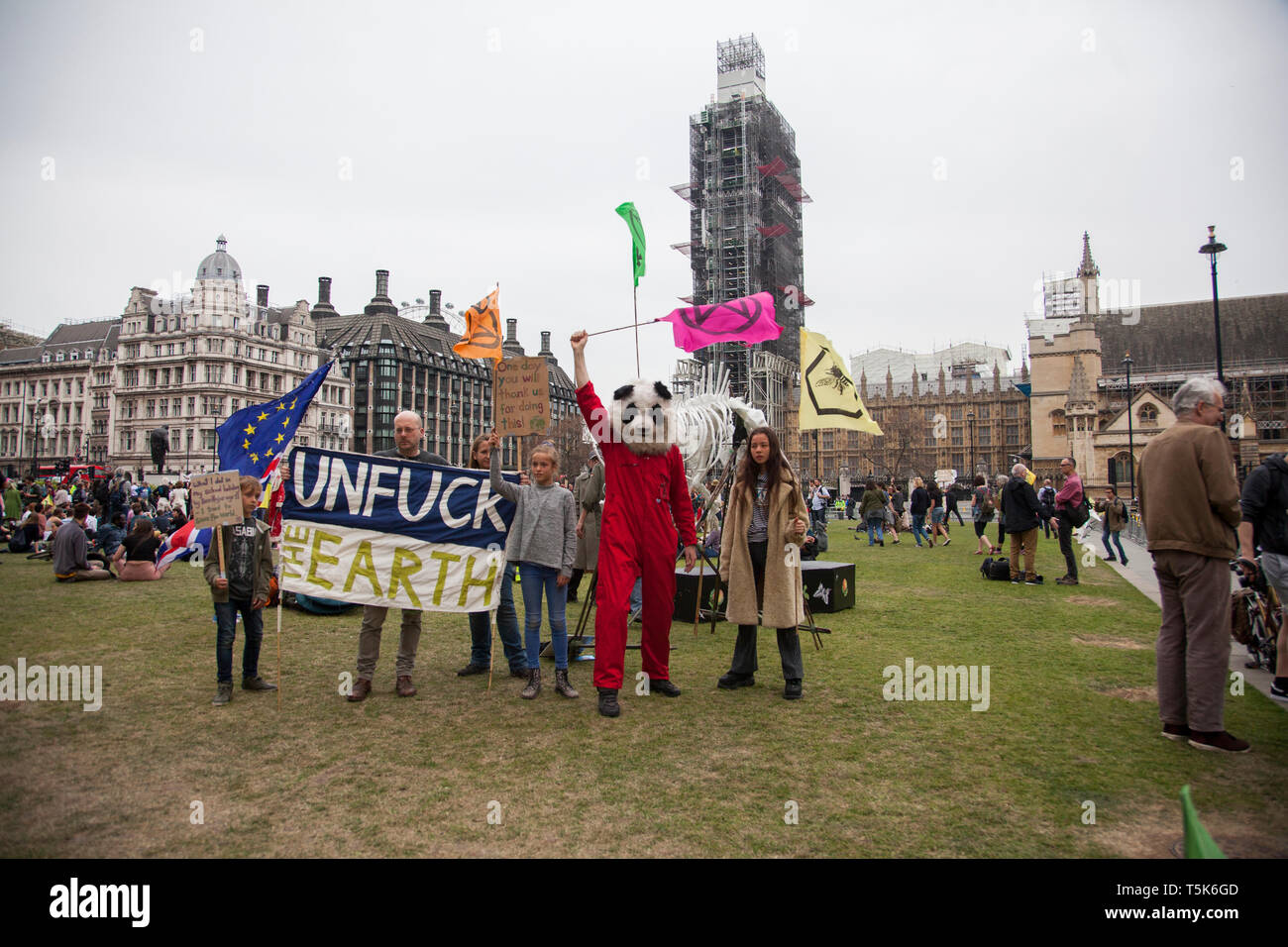 Extinction rebellion campaign hi-res stock photography and images - Alamy
