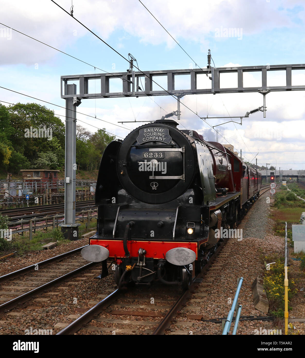 LMS Princess Coronation Class 6233 Duchess of Sutherland steam ...