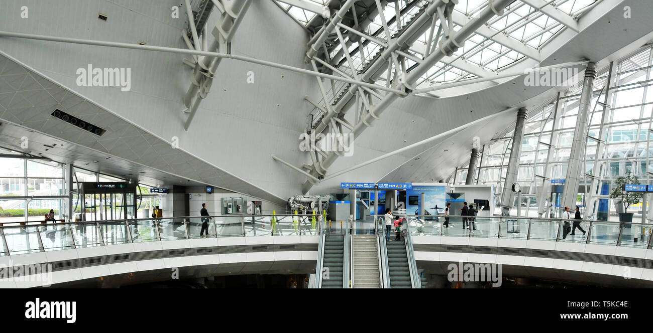 Incheon international airport glass hi-res stock photography and images ...