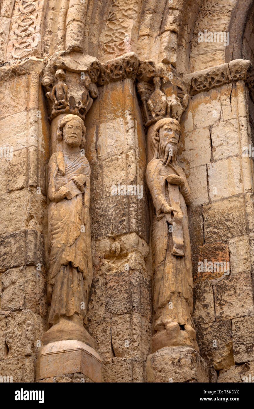 Carved stone figures hi-res stock photography and images - Alamy