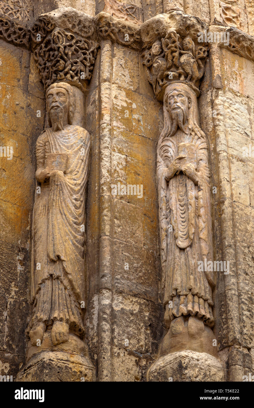 Carved stone figures hi-res stock photography and images - Alamy
