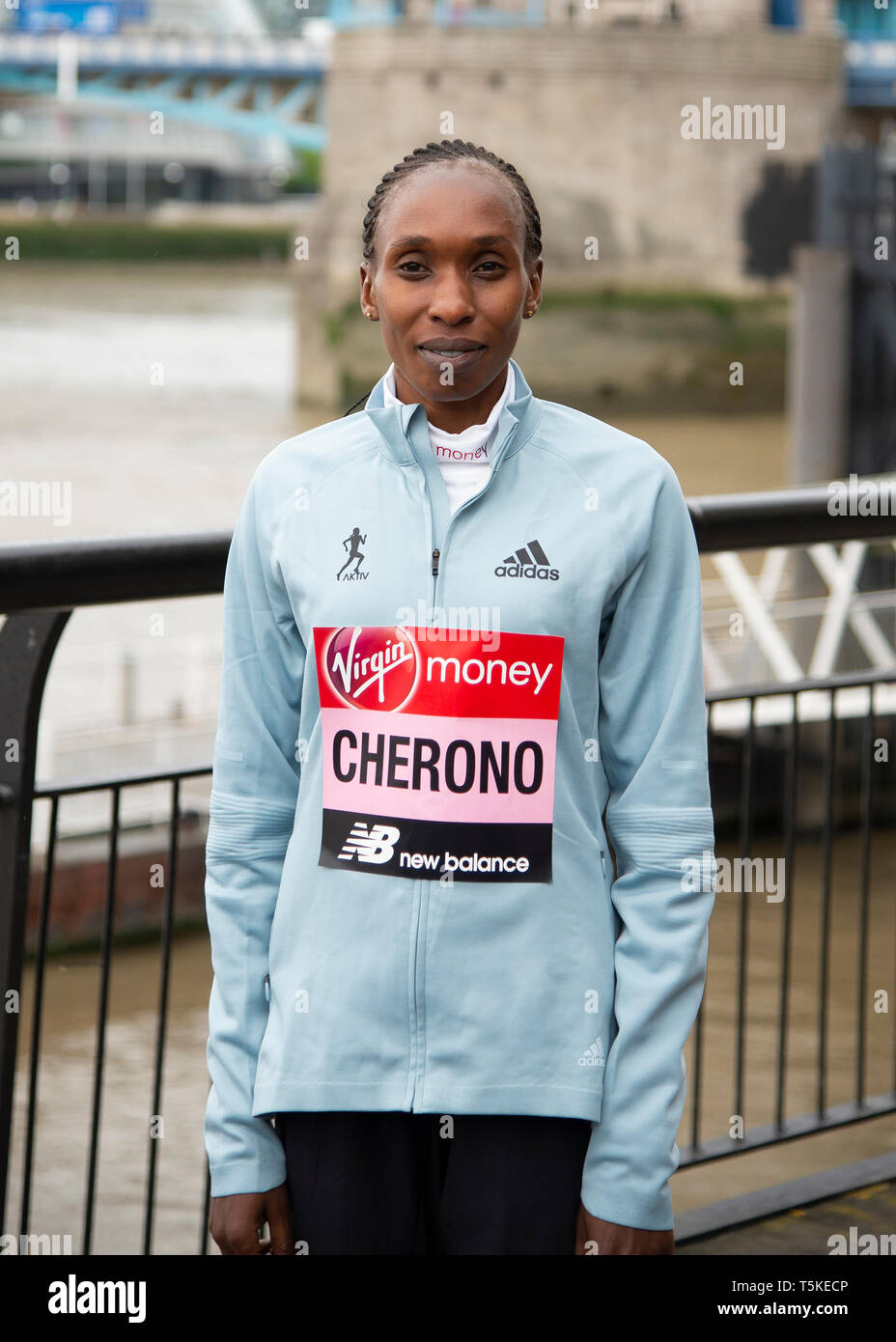 London Marathon Women's Elite Runners Stock Photo - Alamy