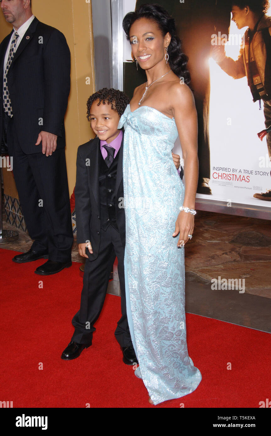 LOS ANGELES, CA. December 07, 2006: JADA PINKETT SMITH & son JADEN ...