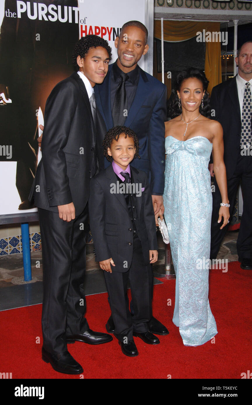LOS ANGELES, CA. December 07, 2006: WILL SMITH & wife JADA PINKETT ...