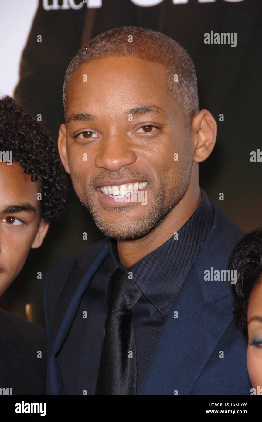 LOS ANGELES, CA. December 07, 2006: WILL SMITH at the world premiere of ...