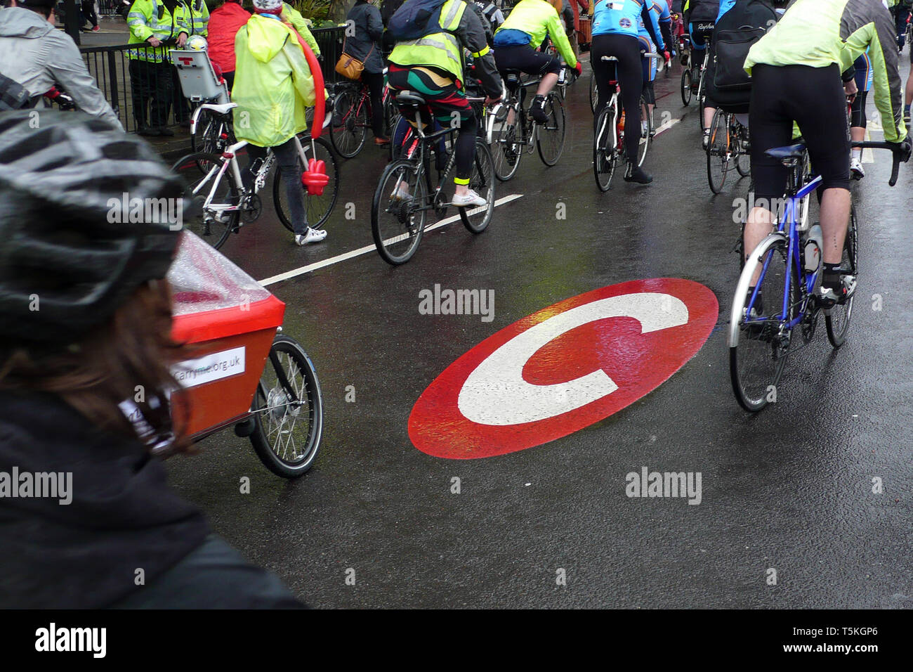 London streets logo hi-res stock photography and images - Alamy