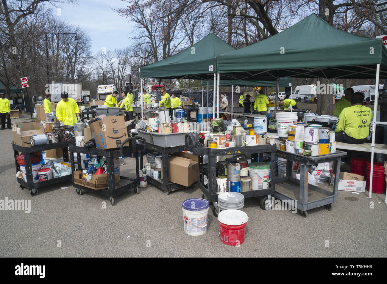 Hazardous waste disposal paint hi-res stock photography and images - Alamy