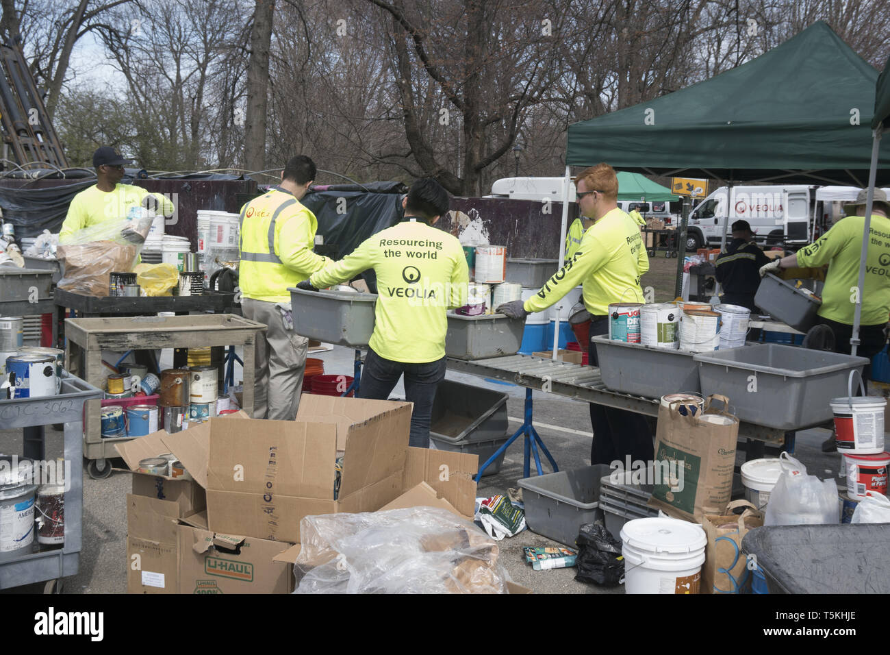 Hazardous chemical waste hi-res stock photography and images - Alamy