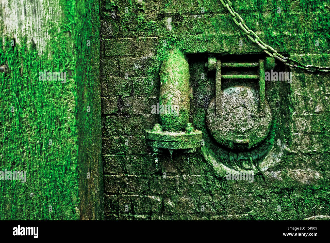 Victorian sewage drain hi-res stock photography and images - Alamy