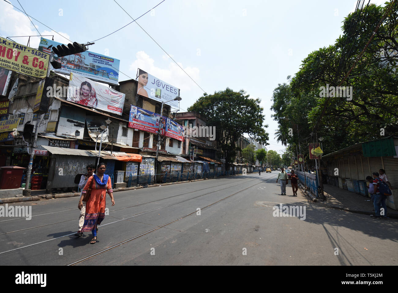 College Street from MG road crossing, Kolkata, India Stock Photo - Alamy