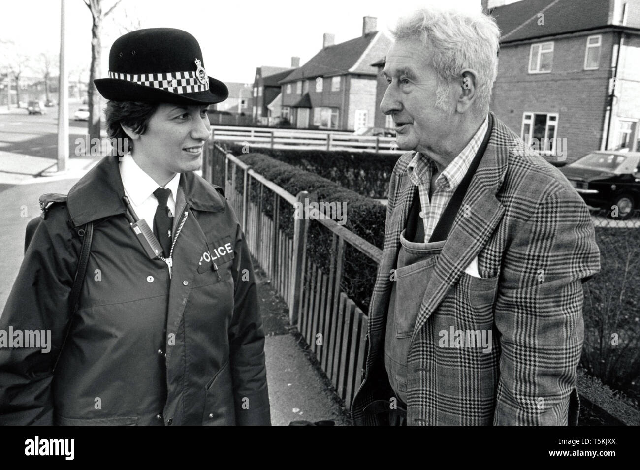 Black police officer chatting uk hi-res stock photography and images ...